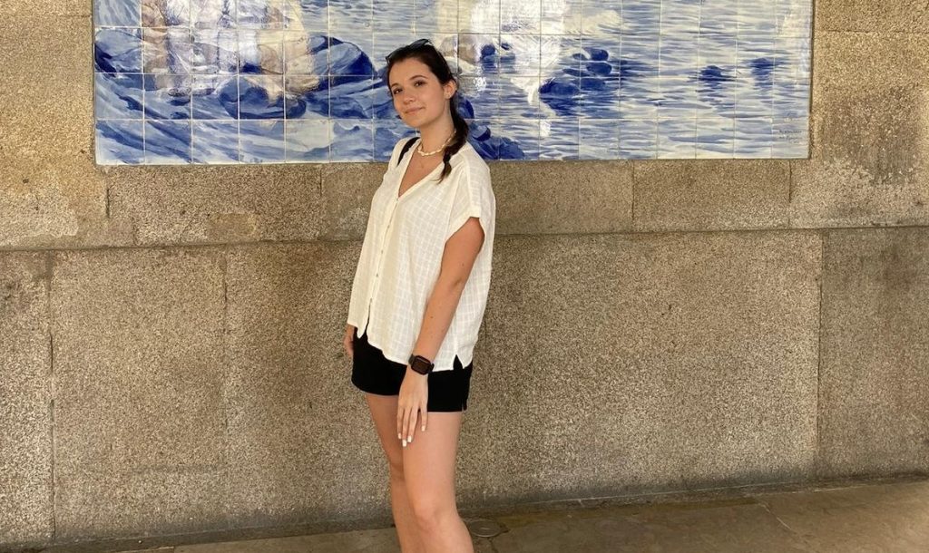 Tineri de viitor! Alexandra are, la doar 17 ani, toate calitățile unui ...