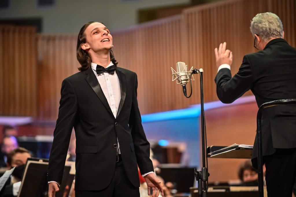 Alexandru Costea, de la înot de performanță la performanță în operă