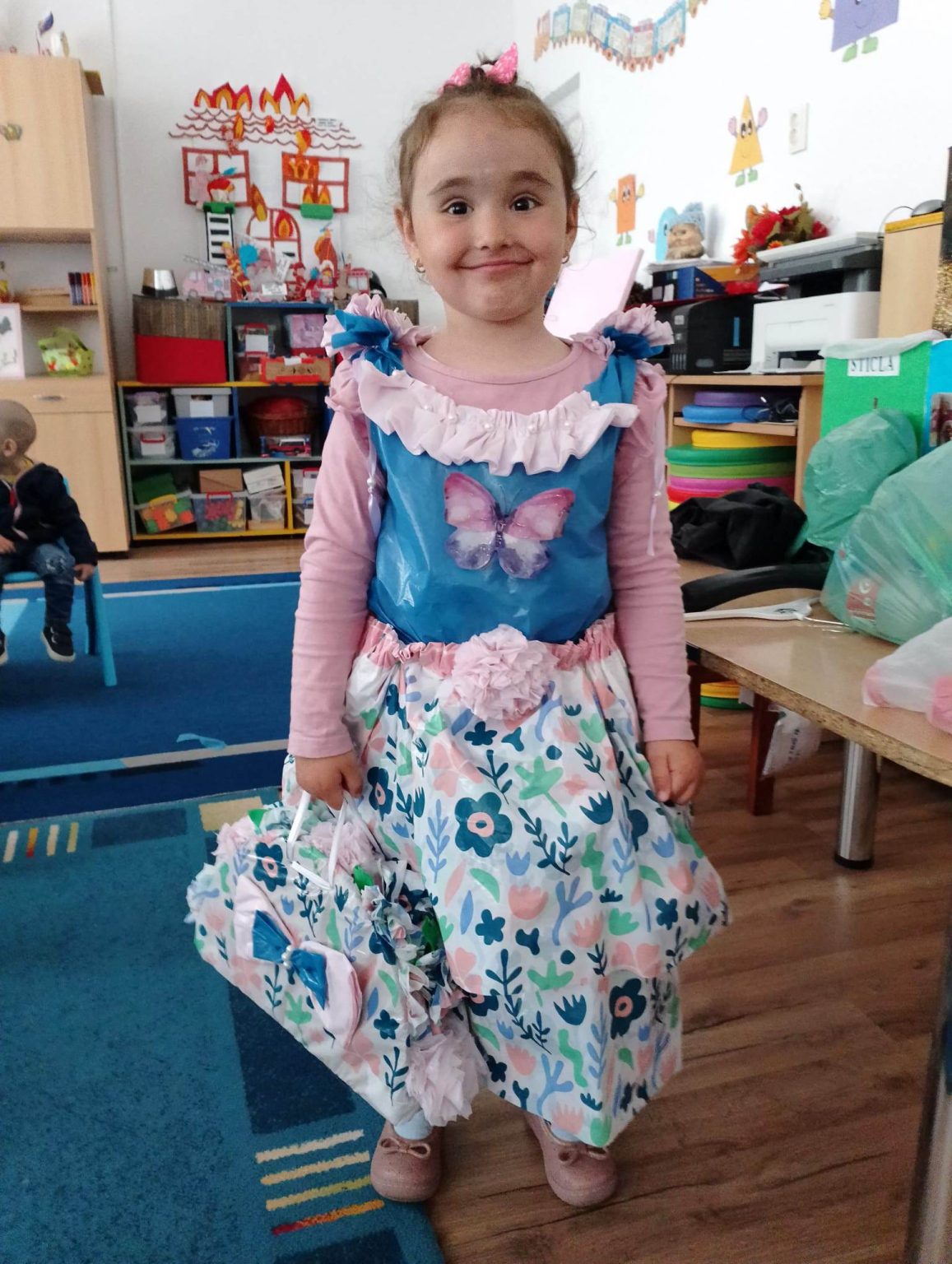 Copiii târgovișteni s-au întrecut în costume „reciclabile” în Săptămâna ...